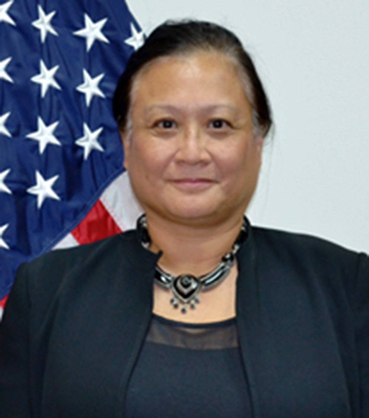 Επίσκεψη-«αστραπή» της Γενικής Προξένου των ΗΠΑ στο Camp των Προσφύγων ...