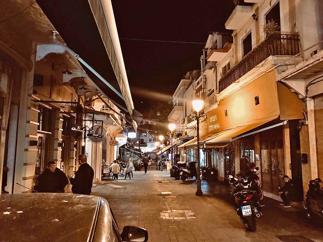 Η Ελλάδα σε lockdown: Ποια καταστήματα κλείνουν, ποια παραμένουν ανοιχτά [όλοι οι ΚΑΔ] - KAVALA POST