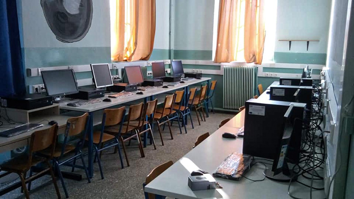 Δήμος Καβάλας: Νέοι ηλεκτρονικοί υπολογιστές στο Γυμνάσιο Αμυγδαλεώνα ...