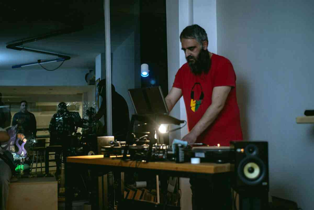 Nekubi: Η «γέννηση» ενός νέου εικαστικού πολυχώρου [φωτογραφίες ...