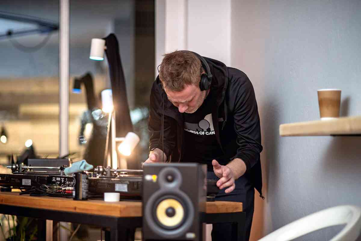 Nekubi: Η «γέννηση» ενός νέου εικαστικού πολυχώρου [φωτογραφίες ...