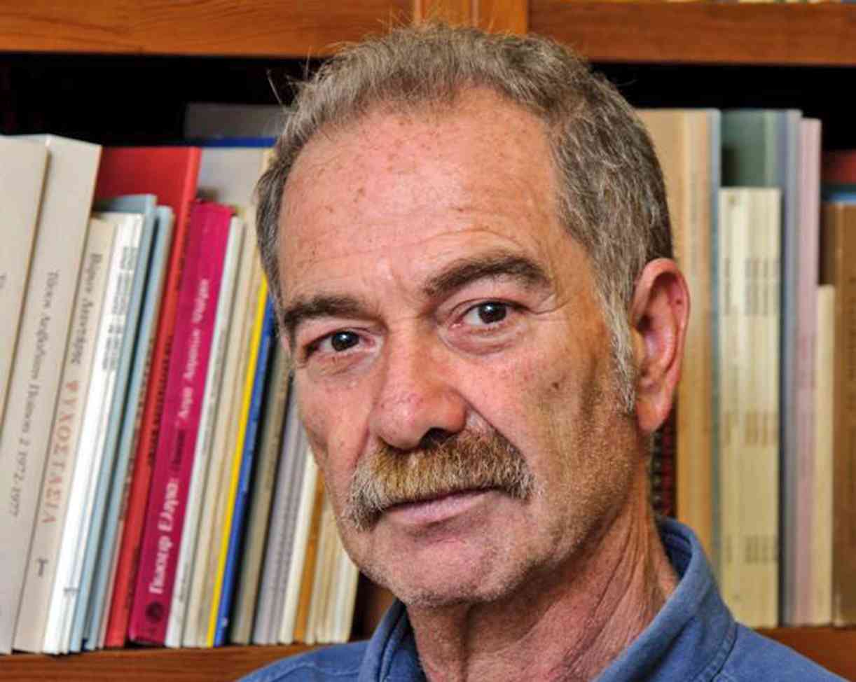 «Η Οργάνωση»: Κλασσική νουάρ αισθητική στη Δημοτική Βιβλιοθήκη Καβάλας ...