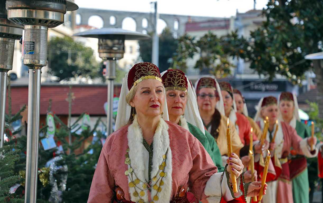 Χριστούγεννα στην Καβάλα: «Άρωμα» Μικράς Ασίας στην κεντρική πλατεία ...