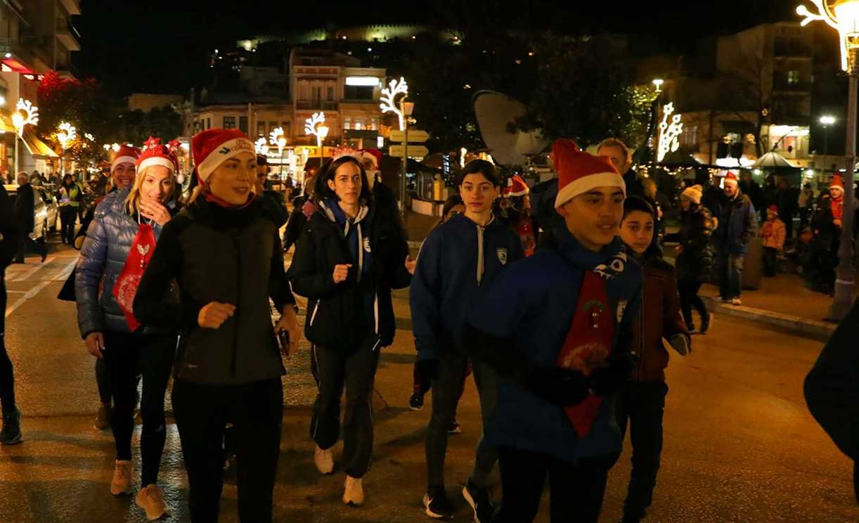 Καβάλα: Μικροί και μεγάλοι Αϊ Βασίληδες έτρεξαν για καλό σκοπό ...