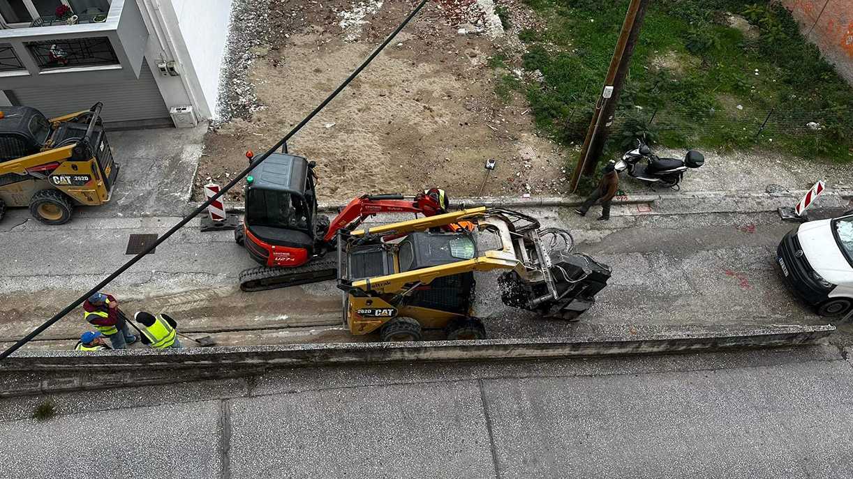 Καβάλα: Τα συνεργεία για τις οπτικές ίνες «έκοψαν» και πάλι αγωγό της ...