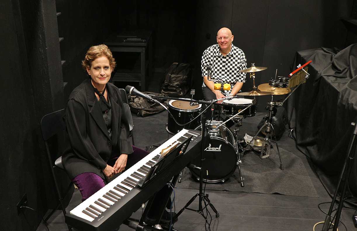 Yarona Caspi: Από το Ισραήλ στην... καρμική έλευση στην Καβάλα και στη ...