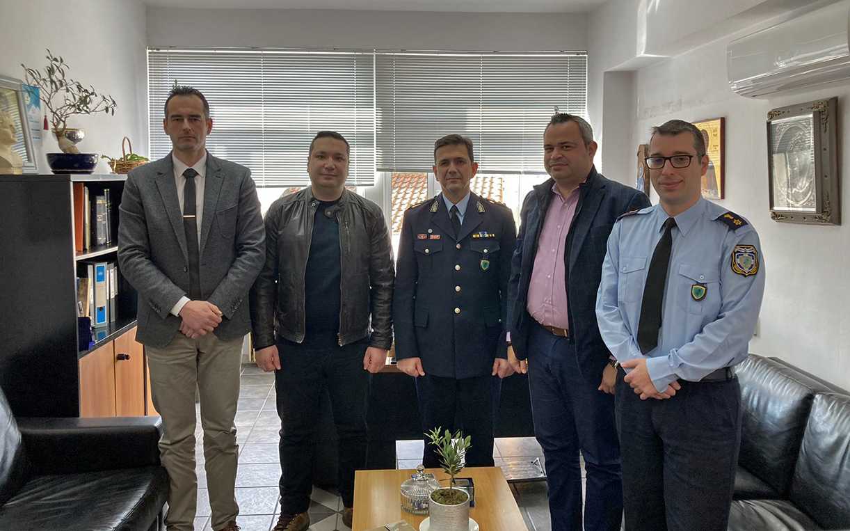 Συνάντηση μελών της Ένωσης Αξιωματικών Ελληνικής Αστυνομίας ΑΜ-Θ με τον ...