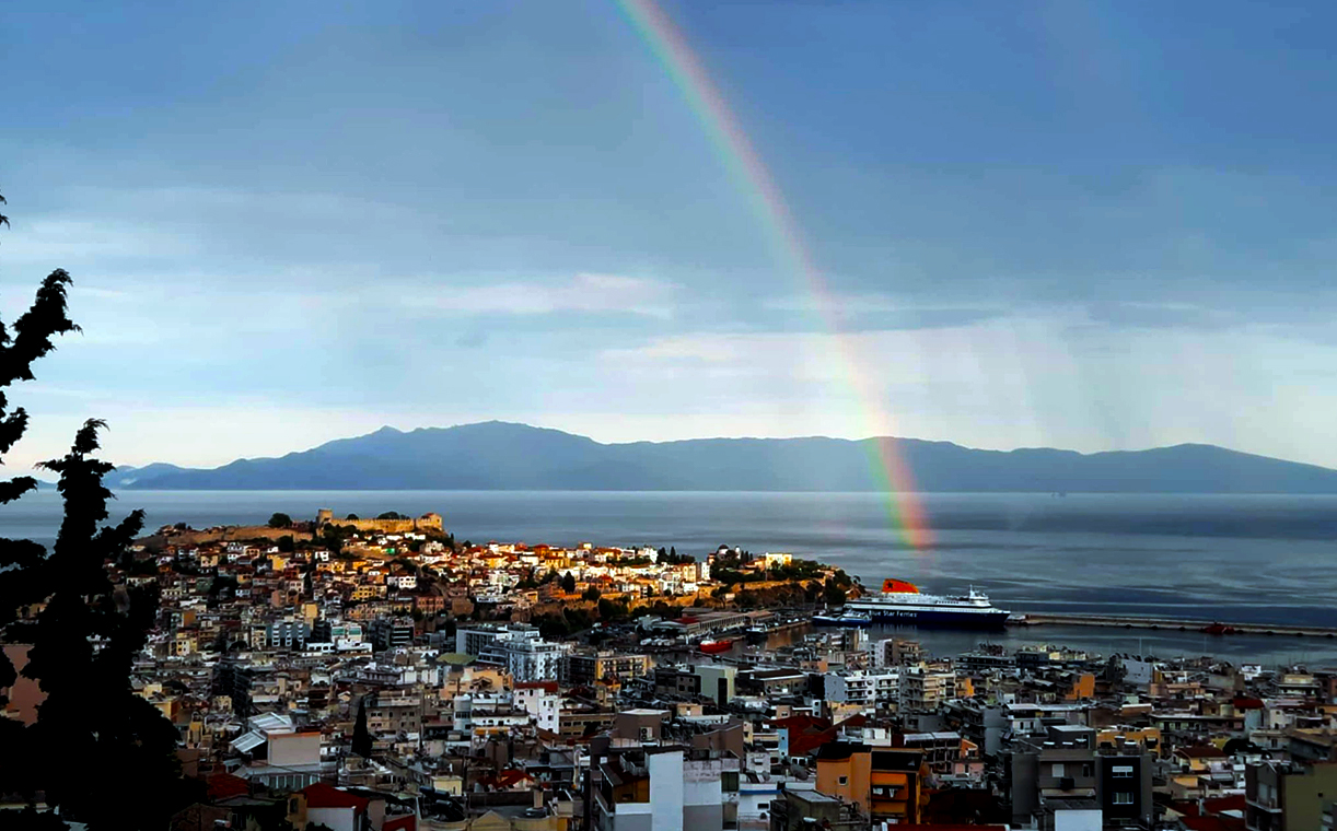 Καβάλα: Ένα εντυπωσιακό ουράνιο τόξο «αγκάλιασε» τον ορίζοντα [βίντεο ...