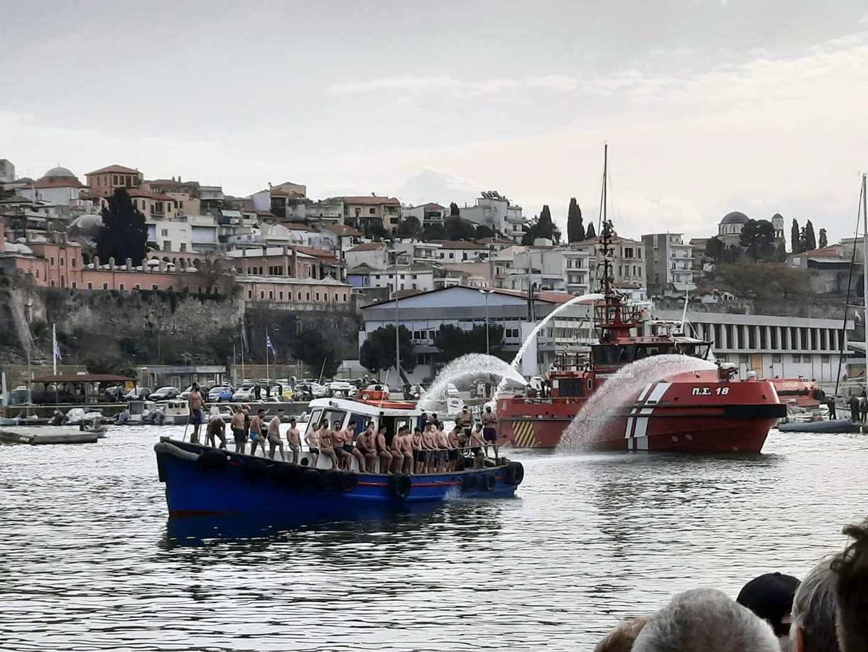 Θεοφάνεια 2026: Η καρδιά της Καβάλας χτύπησε στο λιμάνι «Απόστολος Παύλος» [φωτογραφίες ...